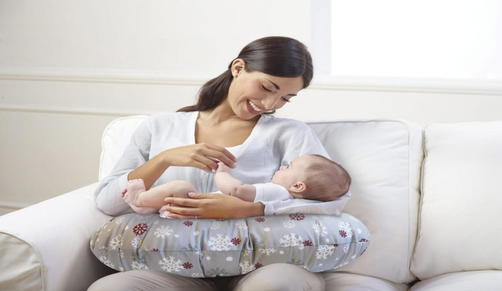 Allattamento al seno: gli accessori per la madre | Farma Magazine